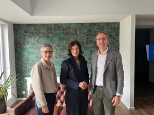 Thüringer Wirtschaftsministerin Colette Boos-John zu Besuch bei KOMOS ...